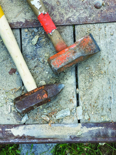 Basic Techniques for Shaping Stone by Hand – Mother Earth News